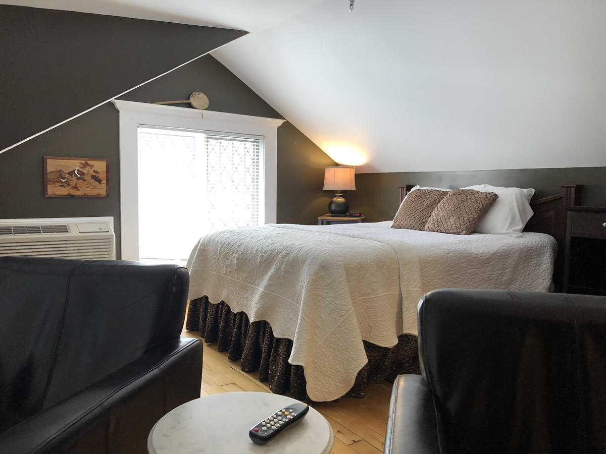 Argentia Suite - Leaside Manor